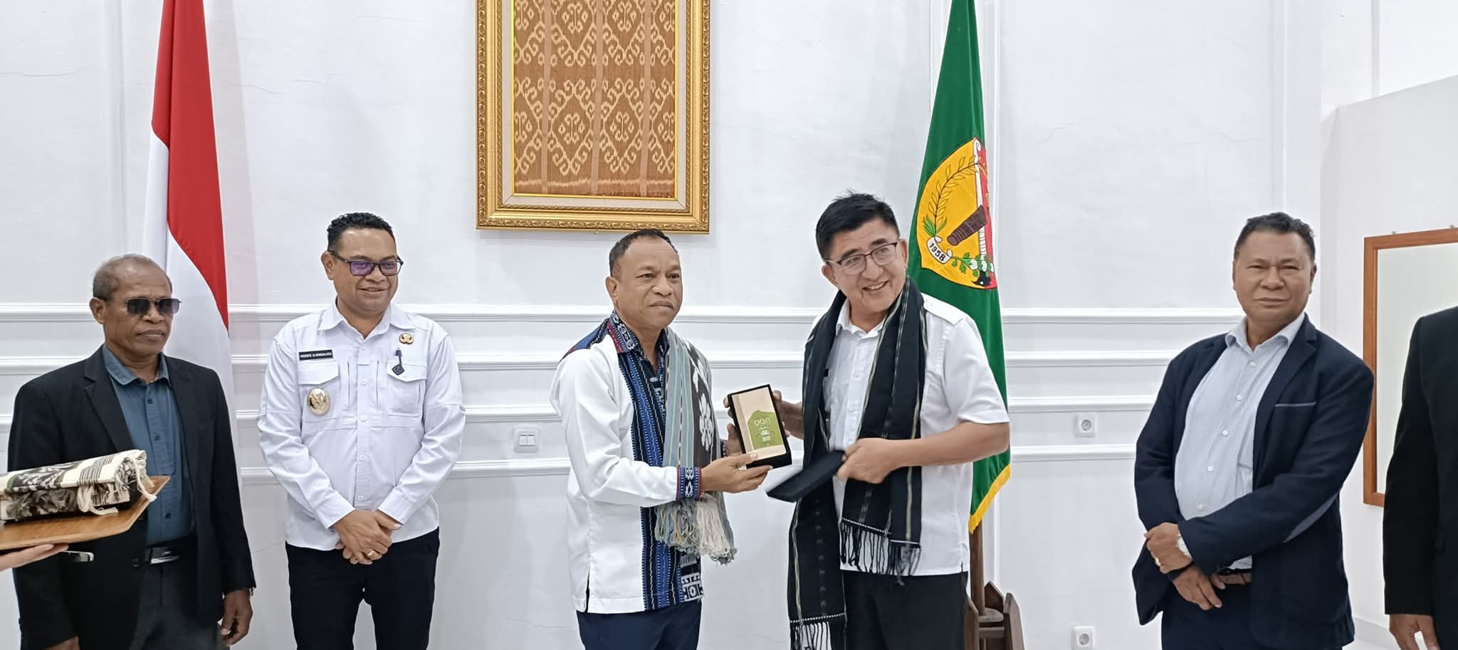 Perkuat Ekonomi Di Daerah Pembatasan. Bupati Belu Terima Kunjungan ...